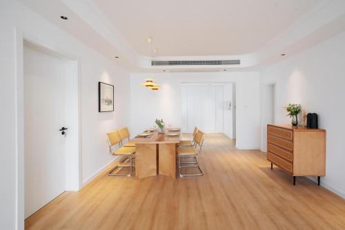 Ehub - Bright Chic 3bedroom With High Floor At Lujiabang Subway - Shanghai