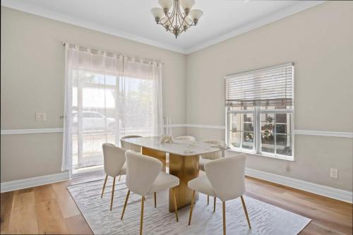 Luxury House Walking Distance To Ocean - Sleeps 12 - Sarasota, FL