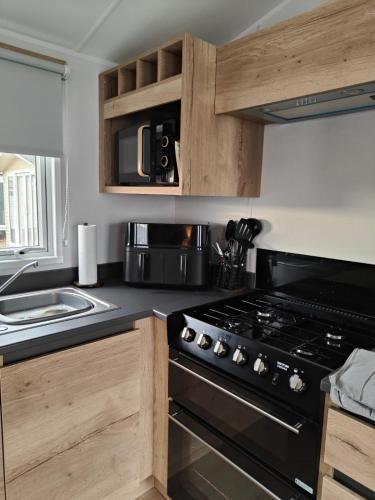 3 Bedroom Static Caravan, Sleeps 8, New 2025! - Northumberland