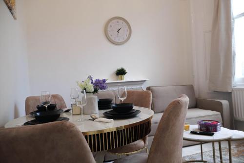 Stylish Chelsea Apartment - Central London