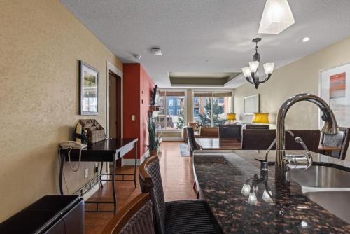Mountain View Escape Sleeps 6 With Hot Tub And Pool - Canmore
