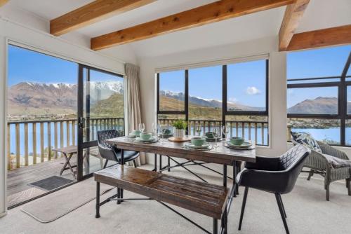 Remarkable Views On Stone Ridge - Queenstown, New Zealand
