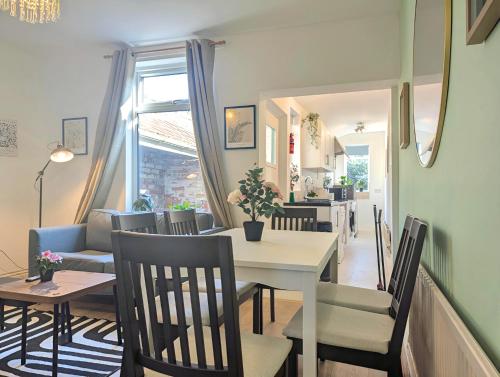Charming 3-bed Home Near Centre Free Parking - York