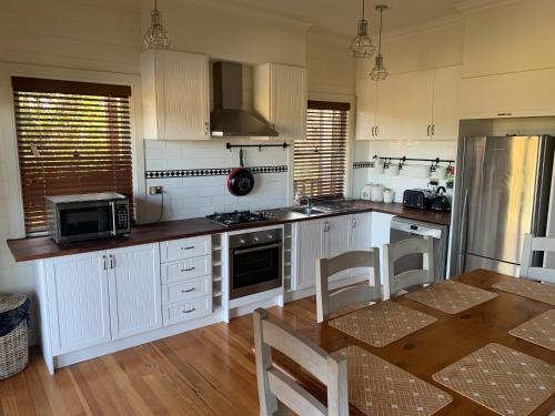 Peppergrove Cottage - Berry, New South Wales