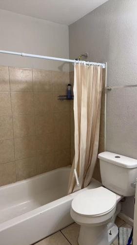 Cozy For Two Persons Only 48 Dollars - Galveston, TX