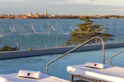 9 Best Luxury Hotels In Venice, Italy | Trip101
