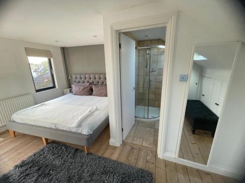 Bright design flat with terrace, great for families - Londýn