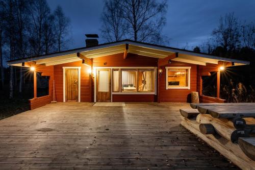 Ivalo Northern Lights Riverfront Cabin Lapland Sauna Hot Tub Near Airport - Inari