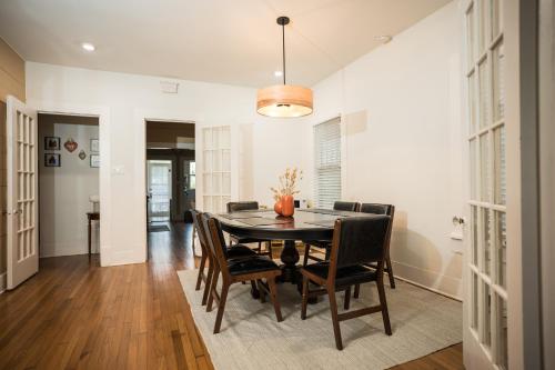 Location! Charming Home Downtown San Antonio - Mission Trail - San Antonio