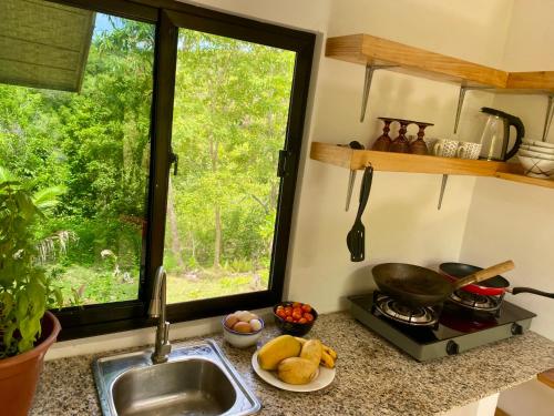 Novelyn's Seaview Hideaway - Larena