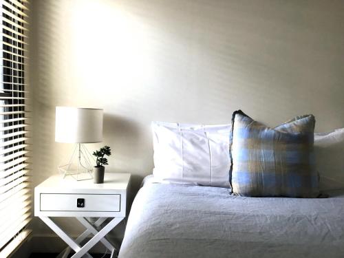 The Waterfront Apartments 1 Bedroom Executive Apartment With Courtyard Views Located On The Geelong - Geelong