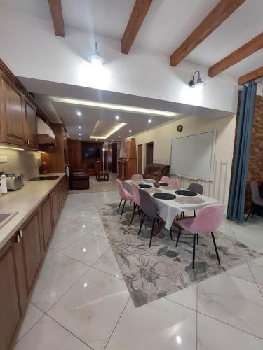 Akacvirag Airport Viki Apartman - Debrecen