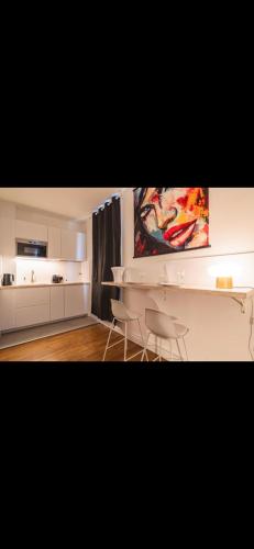 Cathedrale Room's Champagne - Reims