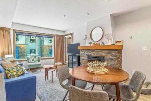 Contemporary 2br With Hot Tub And Mountain Views - Alberta