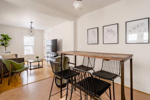 Hipster Vibe Apartment - Food Carts & Live Music - Providence Park
