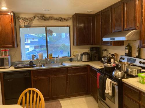 Private House Guest Rooms In Bellevue, Wa - Kirkland, WA