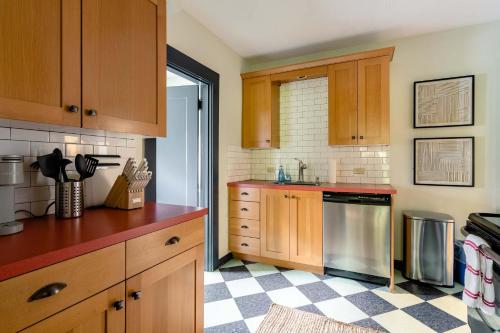 Stay Portland - Moab Vibes In Pdx- Walk To Local Coffee & Food - Portland, OR