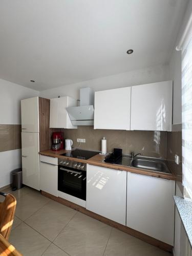 Idyllische Wohnung Mit Kuche & Bad In Bielefeld - Bielefeld