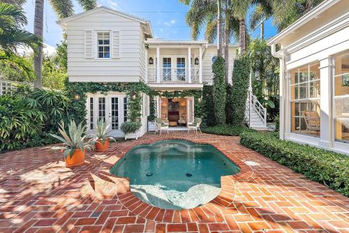 Lakewood Place - Breezy Pool Retreat With 2-story Guest House - West Palm Beach, FL