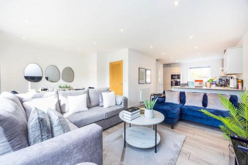 New 3 Bed House, Sittingbourne, Sleeps 7, Contractors, Families , Weekly And Monthly Offers - Sittingbourne