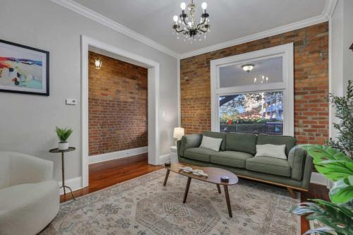 Charming Historic Getaway In The Heart Of Columbus - Columbus, OH