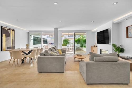 Casa Adriana - Marbellamar Modern Townhouse By Finest Rentals - Marbella