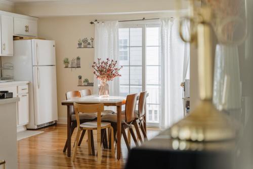 Walkable Townhouse With Garage 45 Min To Nyc - Stamford, CT