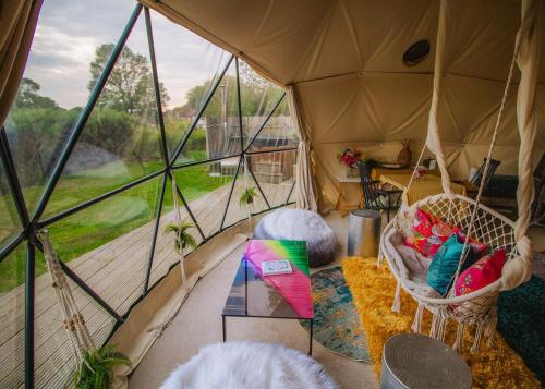 Romantic Lakeview Dome - Brighton and Hove