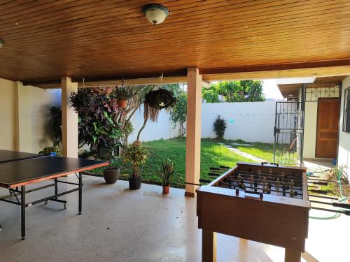 Habitacion Con Bano, Parqueo Y Seguridad - San José