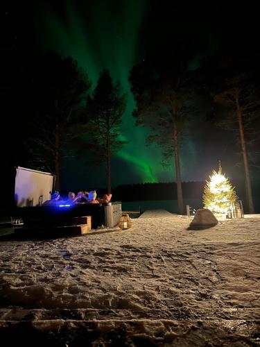 Arctic Circle Holiday Homes, Lakeside Holiday Home - Lappland