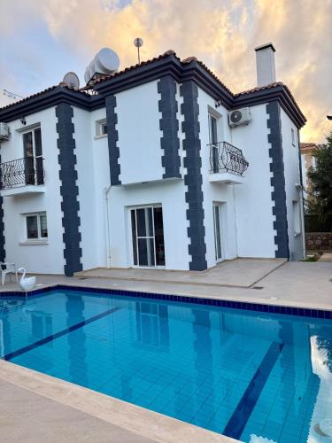 Villa Keskin - Girne - Кипр