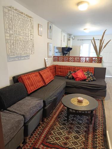Casamira King Size Bed Near Airport - Tunis