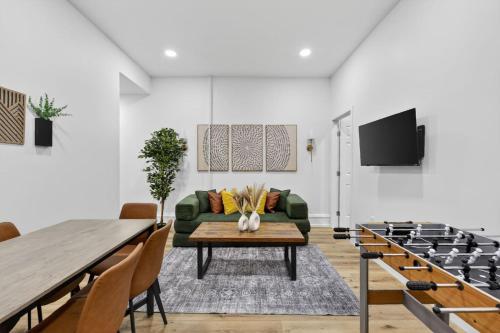Brand New 2br In The Heart Of Center City That Sleeps 14 People - Bucks County, PA