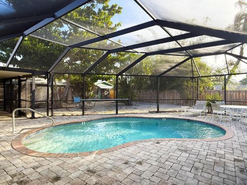 Englewood Escape – Pet Friendly + Heated Pool - 北港