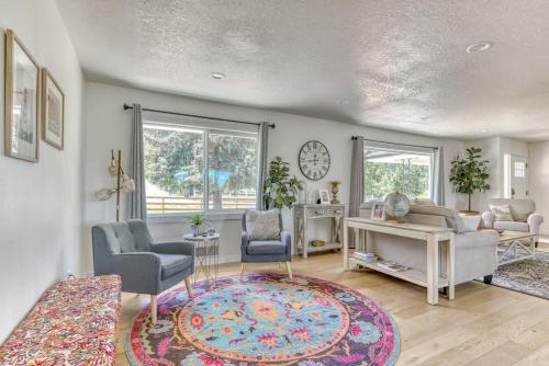 Vogel Vacation - Spacious Secluded, Hot Tub & Game Room - Milo McIver State Park, Estacada