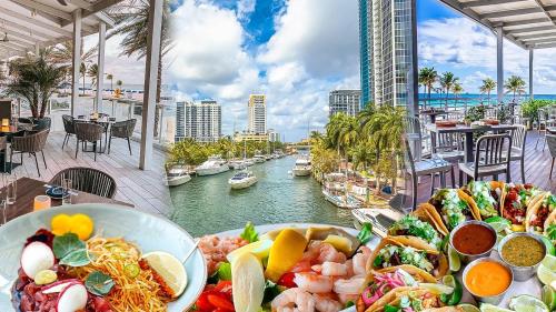 Getaway Beach And Downtown Hollywood - Hollywood, FL