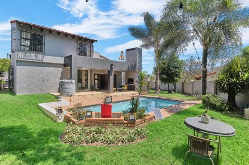 Villa Picasso - 3 Bed Villa - Sandton