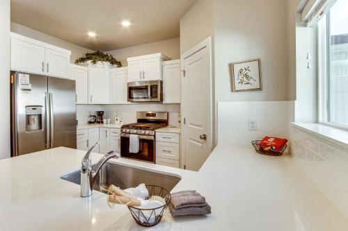 25 Mi To Cedar Breaks: Unit W/ Furnished Patio! - Cedar City, UT