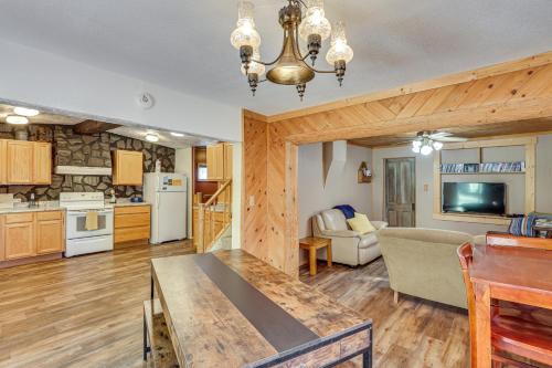 Lead Hideaway W/ Fireplace, Grill & New Deck! - Lead, SD