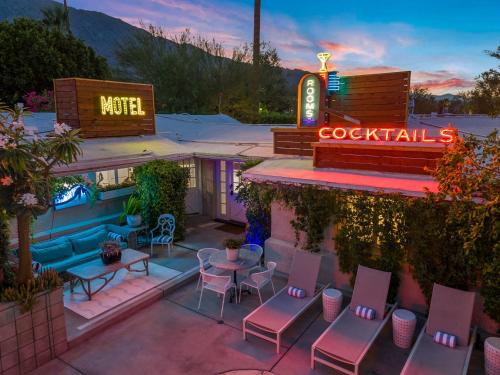 Speakeasy Hotel - Palm Springs