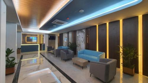 Front One Luxe Hotel Solo - Surakarta