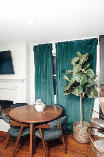 Modern & Spacious Stay By Northwestern Hospital Bronzeville - Chicago