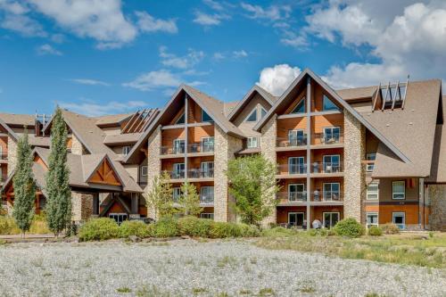 Perfect Rockies Escape With Pool, Hot Tub And Gym - Alberta