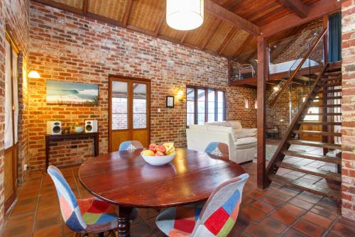 Burn Street Loft - North Fremantle - Fremantle