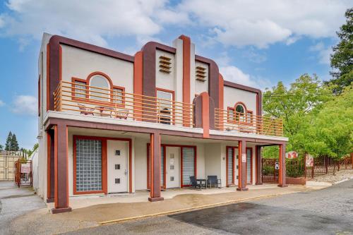 Easily Explore Fair Oaks Village! Unique Condo - Roseville, CA