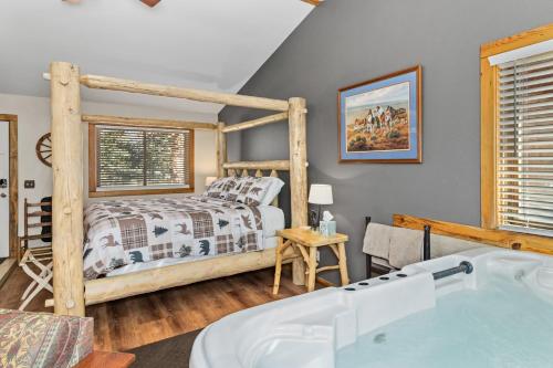 Mountain Shadows Cabins - Estes Park, CO