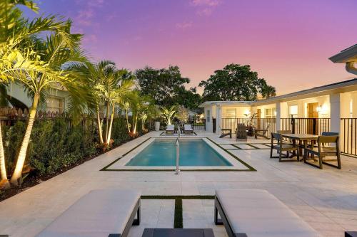 New Studio Apartment W Kitchen - A - Palm Beach, FL