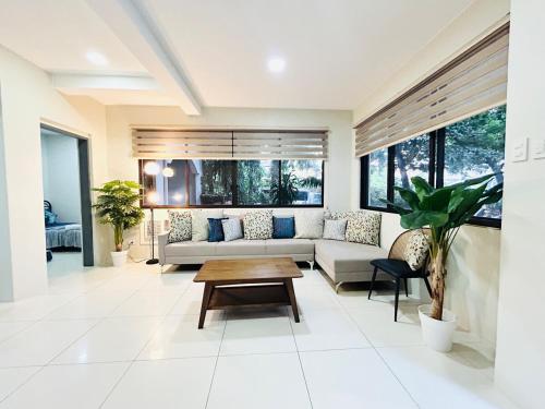 4br Duplex For 25 Persons With Wi-fi & Parking - Cebu