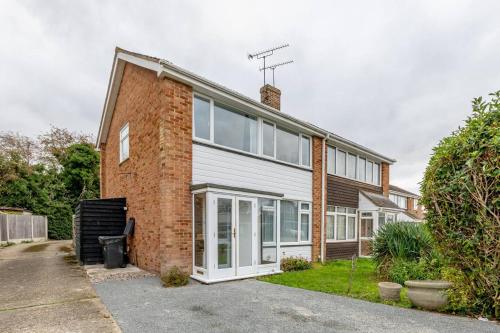 Pass The Keys 3-bedroom Home In Chelmsford Sleeps 7 - Chelmsford