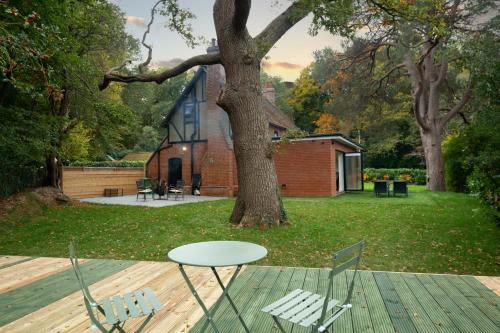 Amos Lodge Deluxe Accommodation - 